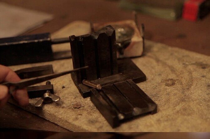 Private Antwerp's Diamonds and Jewellery Old City Center Historic Tour - The Tour Breakdown: What You Can Expect