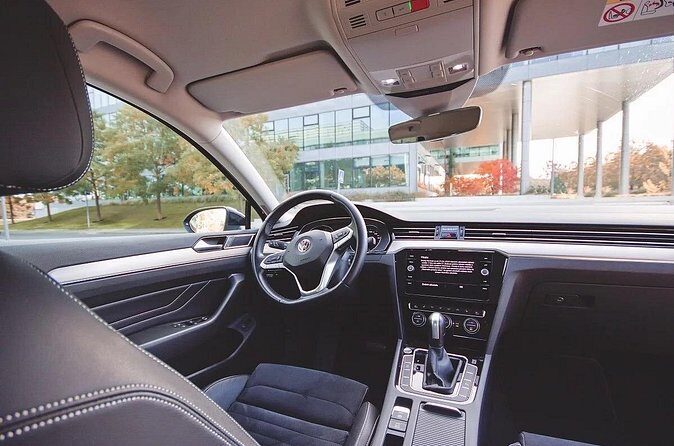 Private ARRIVAL Transfer by LIMOUSINE 3+1pax - Who Will Love This Transfer?