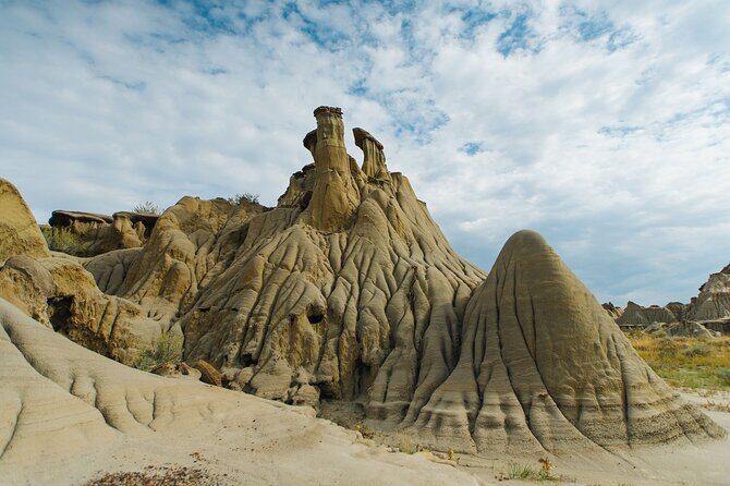 Private Banff/Canmore BAD LANDS Tour with Royal Tyrrell Museum 9H - What Travelers Who Have Taken This Tour Say