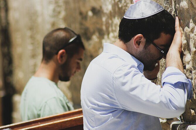 Private Barcelona Jewish Quarter Tour with Local Expert Guide - Who Should Consider This Tour?