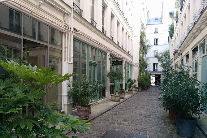 Private Bastille and Aligre market walking tour with the highline - In The Sum Up