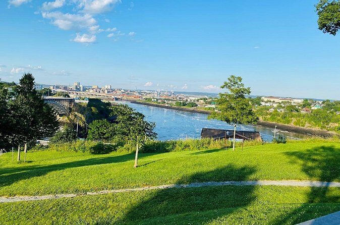 Private Bay of Fundy & City sightseeing (Saint John, NB) - Frequently Asked Questions