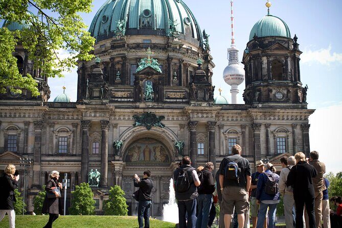 Private Berlin: Iconic Sights and Hidden Gems Walking Tour - Key Points