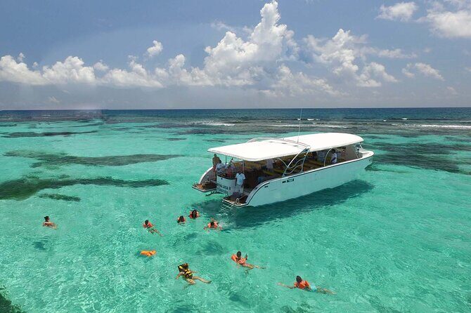 Private Boat to Isla Mujeres with Open Bar from Playa del Carmen - An In-Depth Look at the Experience