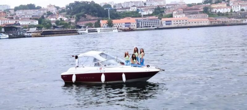 Private Boat Tour 6 Bridges, up to 6px Sunset Option - Cost and Value
