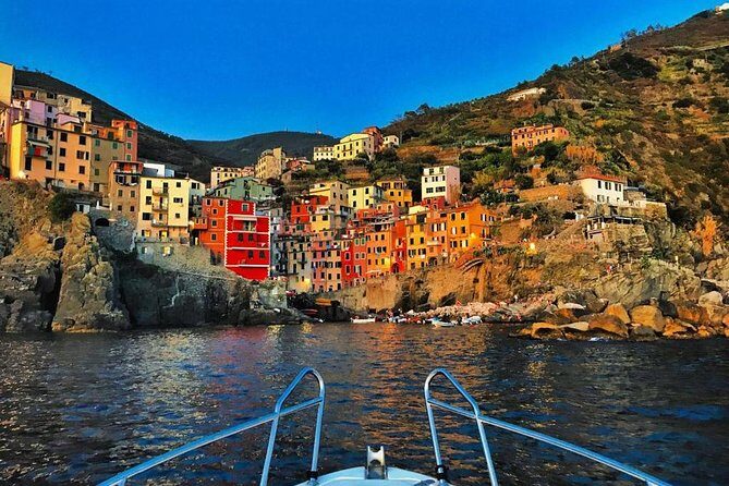 Private Boat Tour Along the Cinque Terre - Practical Details and Tips