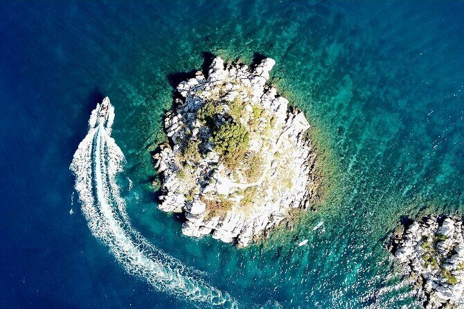 Private boat tour Blue Lagoon and 3 Islands from Trogir or Split - Who should consider this tour?