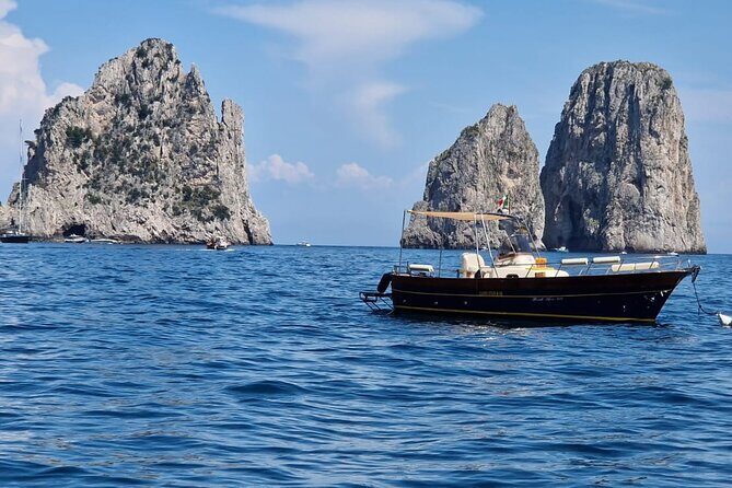 Private boat tour Capri Full day - The Experience of the Skippers