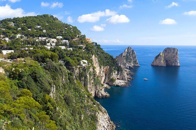 Private Boat Tour from Sorrento to Capri on a Classic Gozzo 7.50 - Who Should Consider This Tour?
