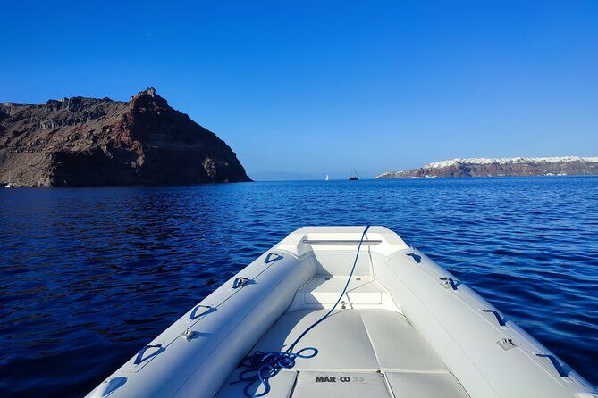Private boat tour in Santorini with lunch or dinner in Therasia - Key Points
