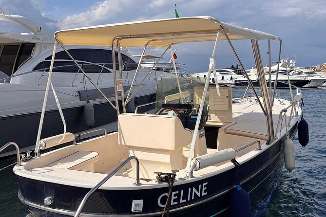 Private Boat Tour of Capri by Gozzo Boat - Signature Experience - Why This Tour Is Worth Considering