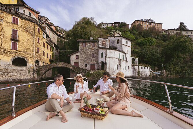 Private Boat Tour on Italian Gozzo on Lake Como - Key Points