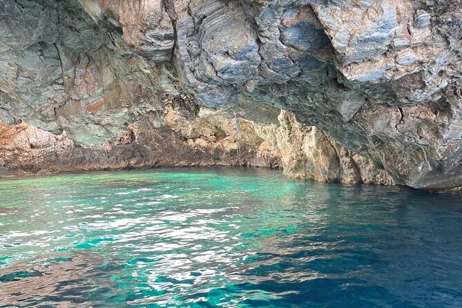 Private Boat Tour to Antiparos and Blue Lagoon - FAQs