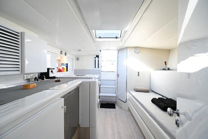 Private boat tour to Capri - The Sum Up