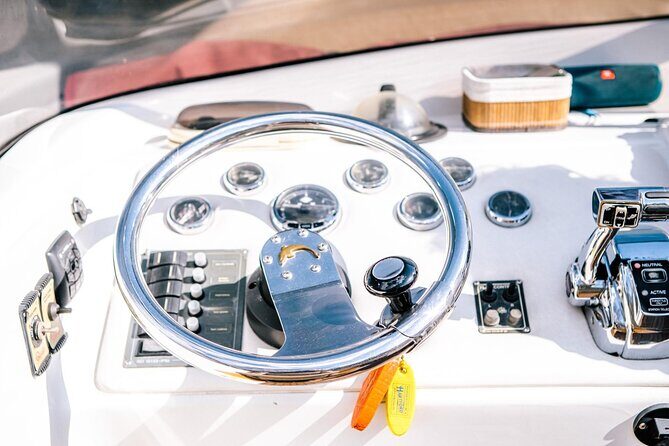 Private Boat Tour with Open Bar Lake Como 7 Pax - FAQ