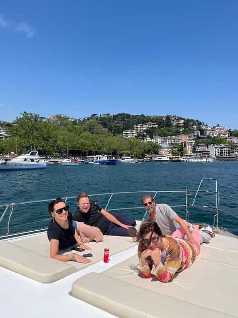 Private Bosphorus Yacht with Local Guide and Snacks - Key Points  