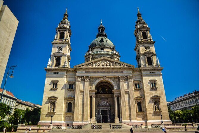 Private Budapest Christmas Market Tour with Chimney Cake & Mulled Wine - Introduction
