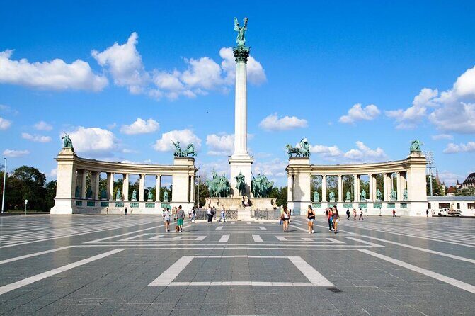 Private Café Wandering: Excursion through Budapests Belle Epoque - Key Points