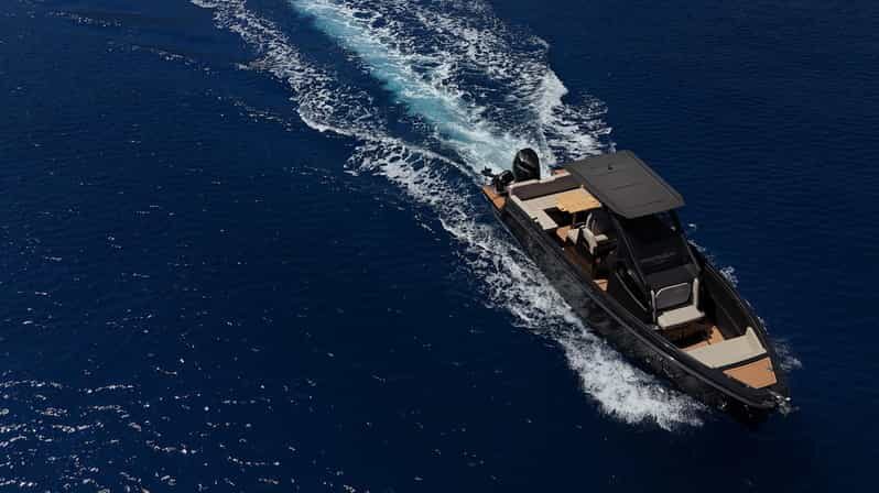 Private Captain Cruise - Discovering Santorini by Private Yacht: A Deep Dive