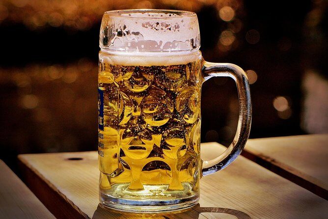 Private Car from Munich to Prague: Transfer with 2h Sightseeing - FAQ