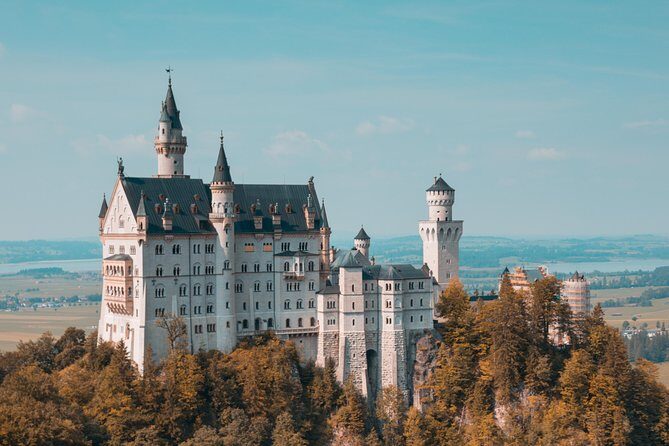 Private Castle Tour from Munich: Neuschwanstein, Hohenschwangau, and Linderhof - An In-Depth Look at the Bavarian Castle Itinerary