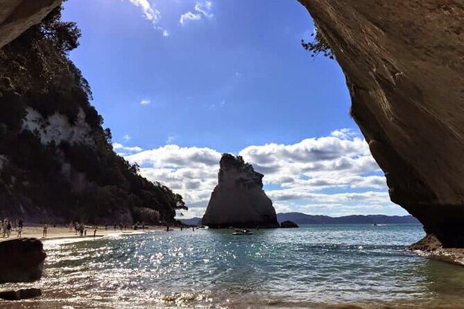 [PRIVATE] Cathedral Cove and Hot Water Beach - Who Should Consider This Tour?