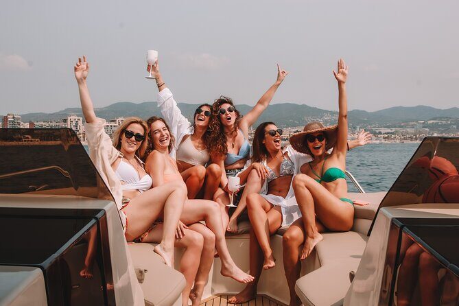 Private Charter in Catamaran Alexa by Barcelona 12 pax 2/4/8 HS - The Route and What to Expect