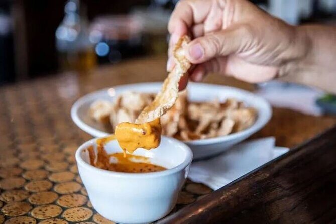 Private Chicago Street Food Walking Tour With A Local Guide - Key Points