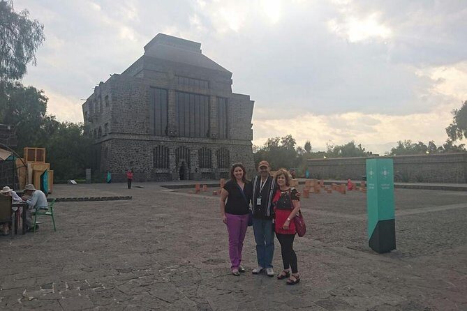 Private Combo 2 days: Teotihuacan+Basilica+Tlatelolco+Xochimilco+Frida+Coyoacan - The Basilica of Guadalupe