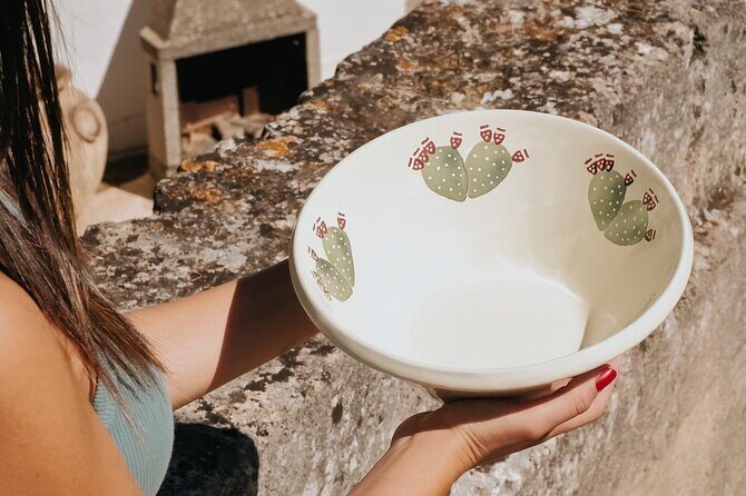 Private course of Apulian Ceramics in Masseria - FAQs