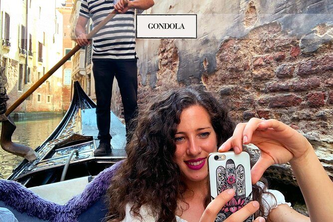 Private Crafted Gondola Ride on the Grand Canal - An In-Depth Look at the Gondola Experience