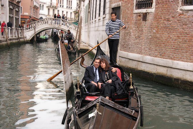 Private Crafted Gondola Ride on the Grand Canal - Authenticity and Local Flavor
