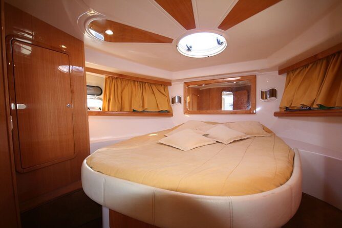 Private Cruise around Capri - yacht 40' - FAQs  