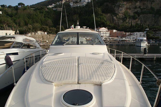 Private Cruise around Capri - yacht 50' - FAQ
