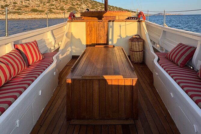 Private Cruise: Explore Rinas Cave & Enjoy Fresh Seafood Onboard - Practical Details & What to Expect