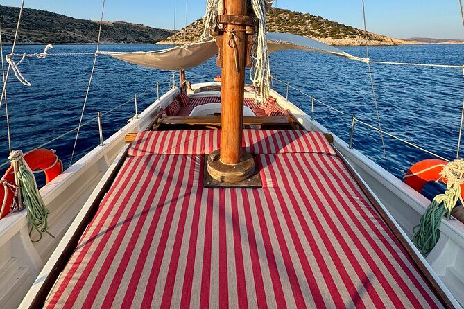 Private Cruise: Explore Rinas Cave & Enjoy Fresh Seafood Onboard - FAQ