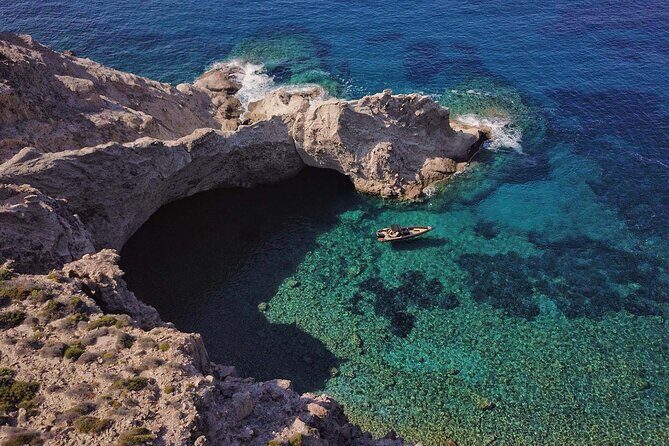 Private Cruise: MYKONOS  ANTIPAROS  DESPOTIKO - PANTERONISIA - Key Points