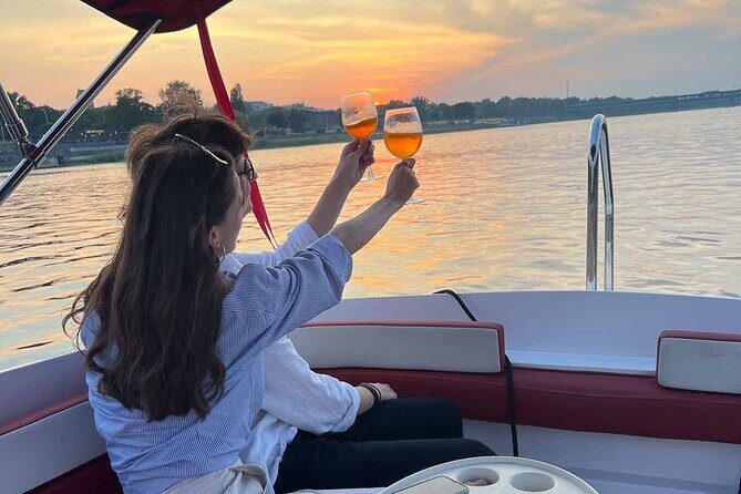 Private Cruise on Vistula in Warsaw for 9 with our Helmsman - Key Points