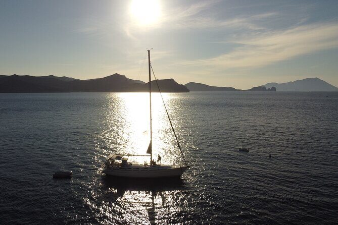 Private Daily Sailing Cruise to Discover the Highlights of Milos - An In-Depth Look at the Private Sailing Tour in Milos