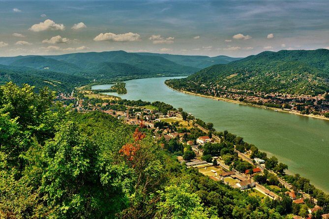 Private Danube Bend Experience with a comfortable air conditioned car - An In-Depth Look at the Danube Bend Private Tour