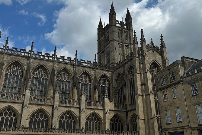 Private Day Tour to Stonehenge, Bath and The Cotswolds - Value for Money