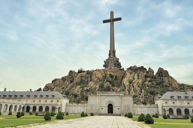 Private day trip from Madrid: Valley of the Fallen and Monastery - Diving Into the Itinerary: What You Can Expect