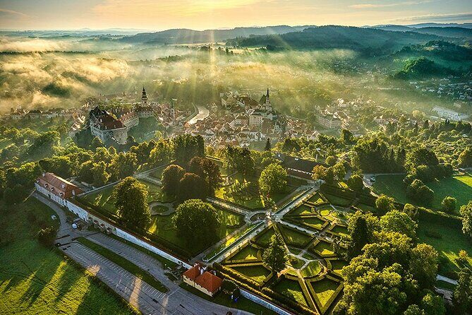 Private Day Trip from Prague to Cesky Krumlov - The Jewel of the Day: Cesky Krumlov