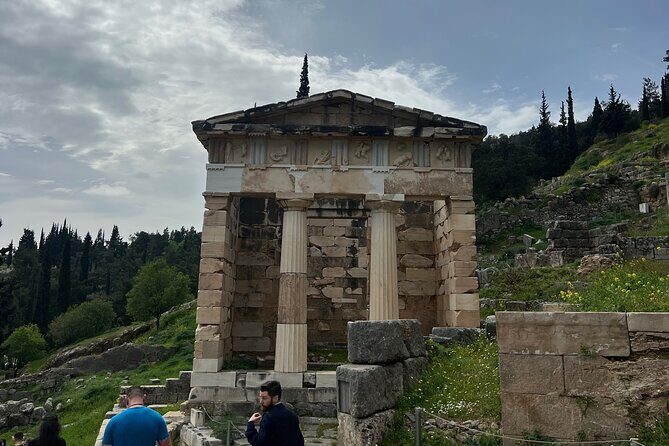 Private Day Trip in Delphi and Arachova from Athens - FAQ