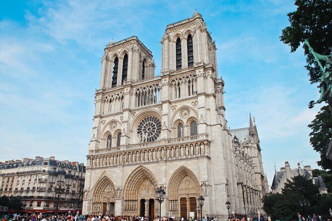 Private day trip: Le Havre to Paris and back, local driver - FAQs