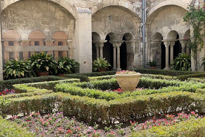 Private Day Trip to Arles Les Baux de Provence and Saint Remy de Provence - FAQs