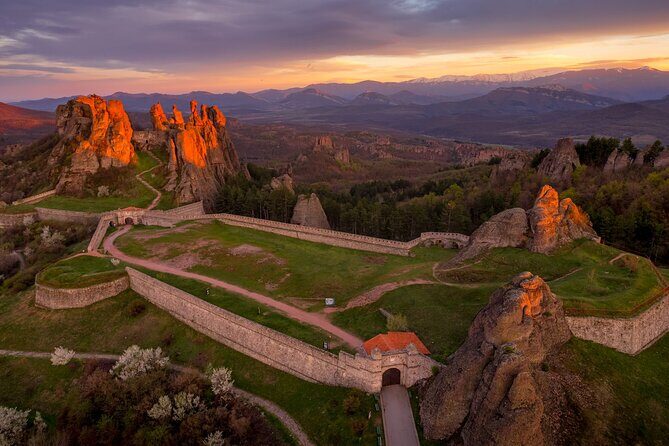 Private Day Trip to the Belogradchik Rocks and Fortress - Discovering the Belogradchik Rocks