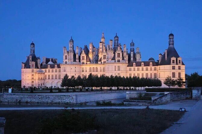 Private Day Trip to the Châteaux DE la Loire - Château de Cheverny: The Inhabited Castle with a Unique Touch