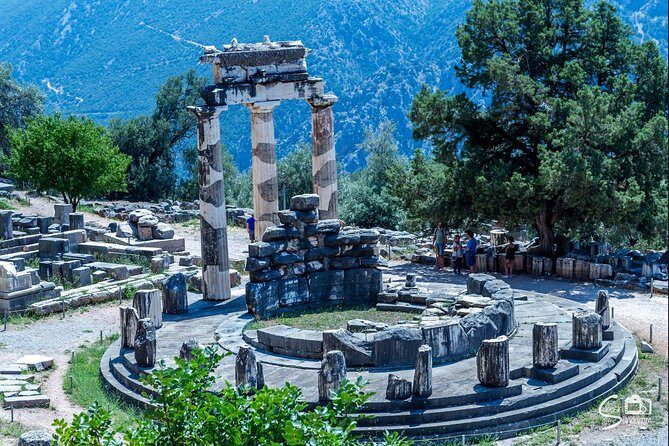 Private Delphi and Hosios Loukas Monastery - Great Lunch and Drinks Included - Who Should Opt for This Experience?