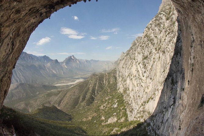 Private Departure Transfer from Monterrey City hotels to Monterrey airport - Key Points